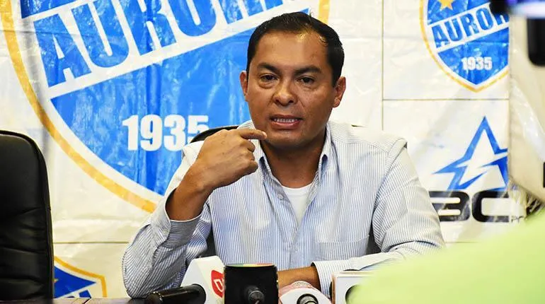 Jaime Cornejo defiende su inocencia tras el escándalo de suplantación de identidad en Aurora ...